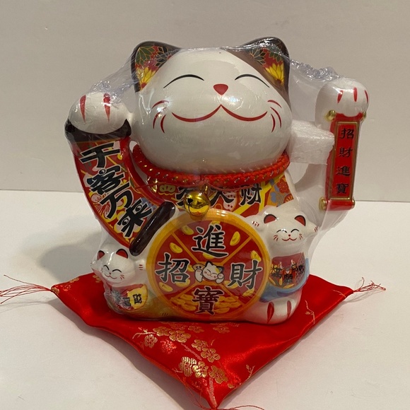 Accents | Japanese Lucky Money Cat With Baby Cats Moving Arm Neko ...